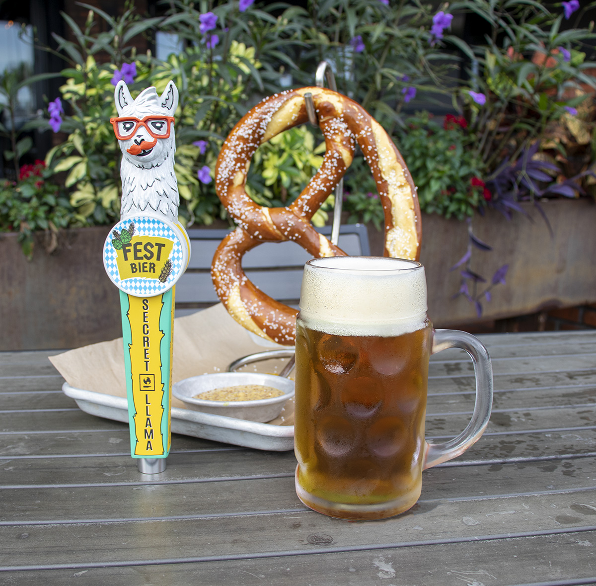 Secret Llama Festbier - World of Beer